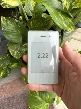 How The Light Phone II Reduced My Smartphone Anxiety - Good Gear