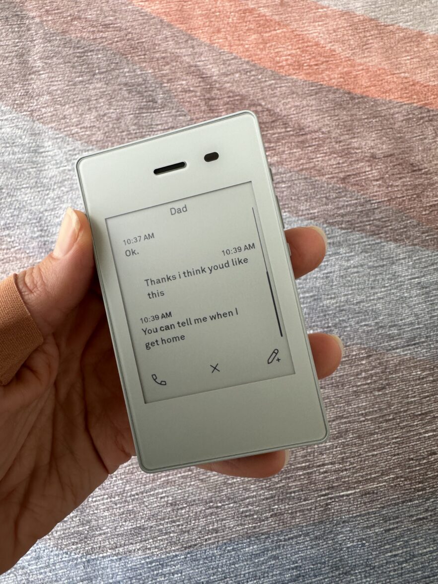 How The Light Phone II Reduced My Smartphone Anxiety - Good Gear